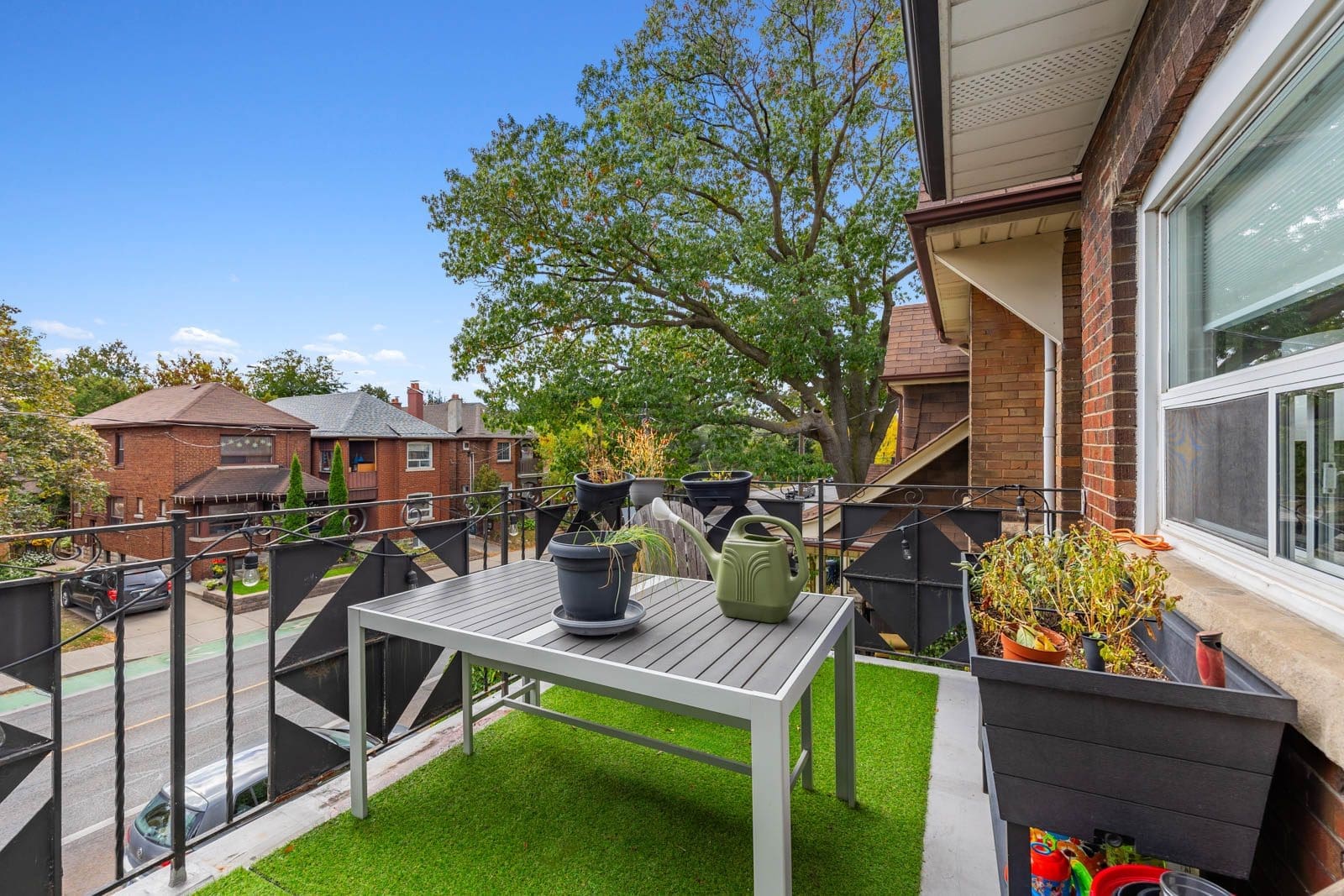644 Annette Street | Listed by Sidorova Inwood Real Estate Team